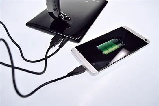 LED stolní lampička stmívatelná USB, 12W, volba teploty světla, černý lesk