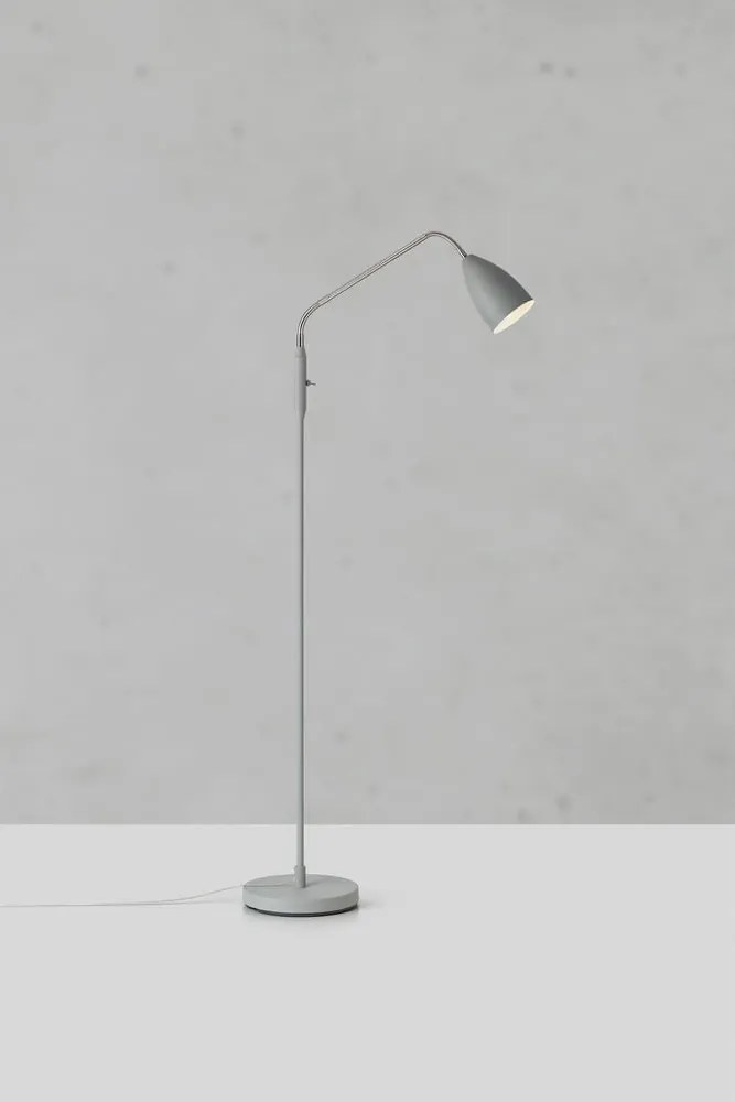 Šedá LED stmívatelná stojací lampa s kovovým stínidlem (výška 140 cm) Patro – Markslöjd