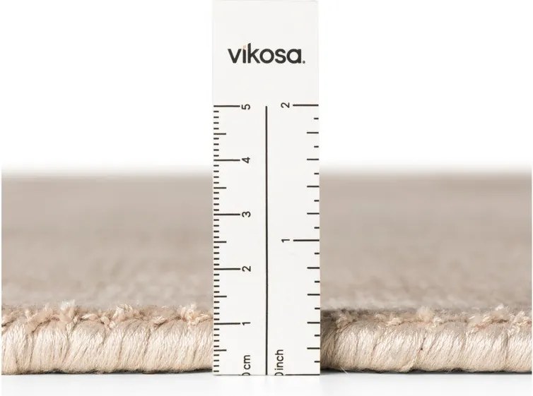 Béžový ručně tkaný koberec z viskózy 80x150 cm Noemi – Vikosa