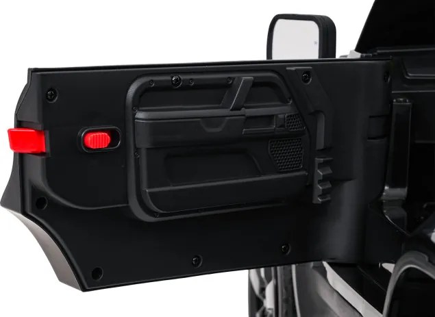 Elektrické autíčko Land Rover Defender černé