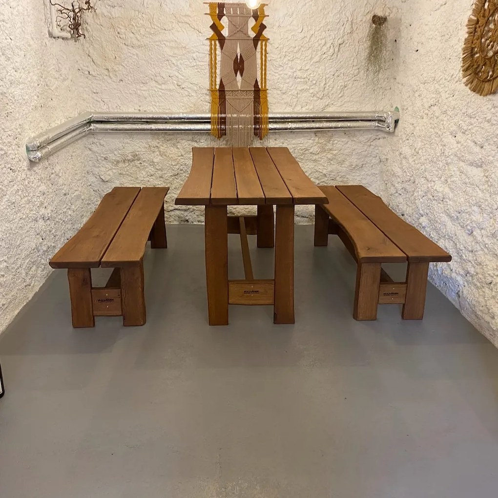 KULHÁNEK Zahradní dubová sestava - stůl, 2x lavice bez opěradla (rustikální provedení) Délka: 200 cm, Odstín nátěru: olej - modřín