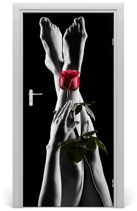 Fototapeta na dveře růže a stopy 85x205 cm