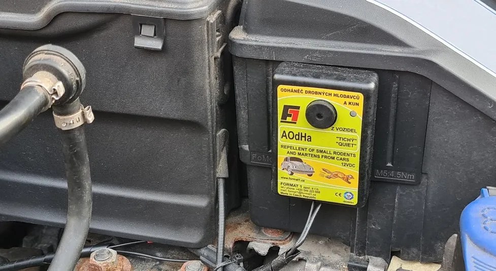 Odpuzovač myší a kun FORMAT AOdHa tichý, 12V plašič kun z auta