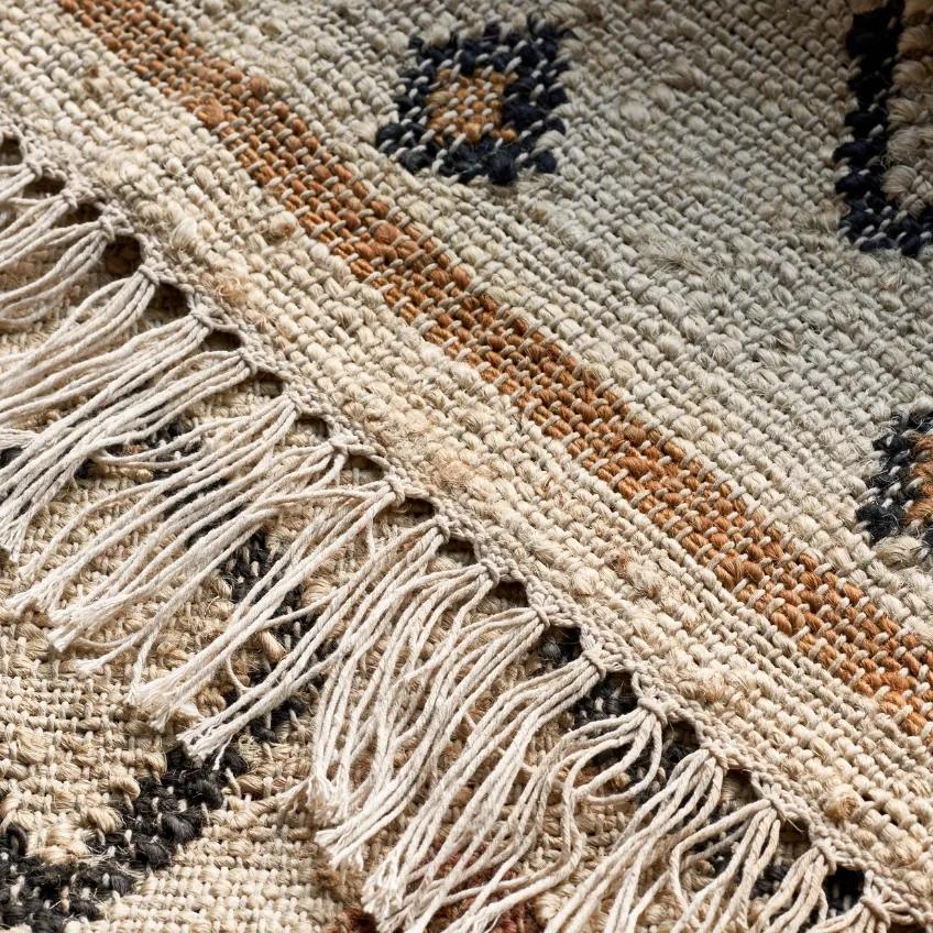 OnaDnes -20% House Doctor Béžový koberec Kesh 70 x 140 cm s aztéckým vzorem