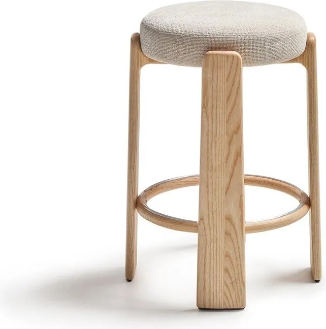 Béžová/ve světle přírodní barvě barová stolička z jasanového dřeva (výška sedáku 75 cm) Granite – Kave Home