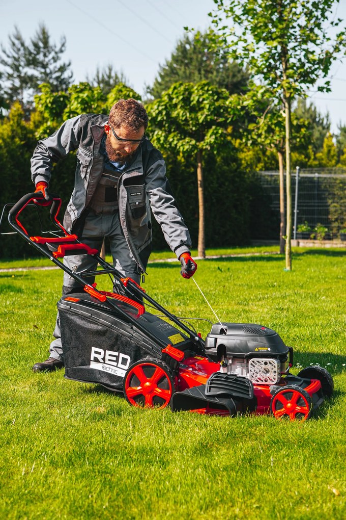 RED TECHNIC Benzínová sekačka s pohonem RTKSS0096 RTKSS0096