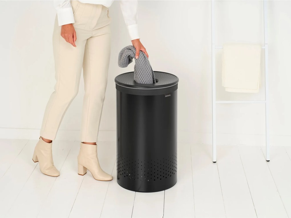 Koš na prádlo Brabantia 60l černý/plastové víko