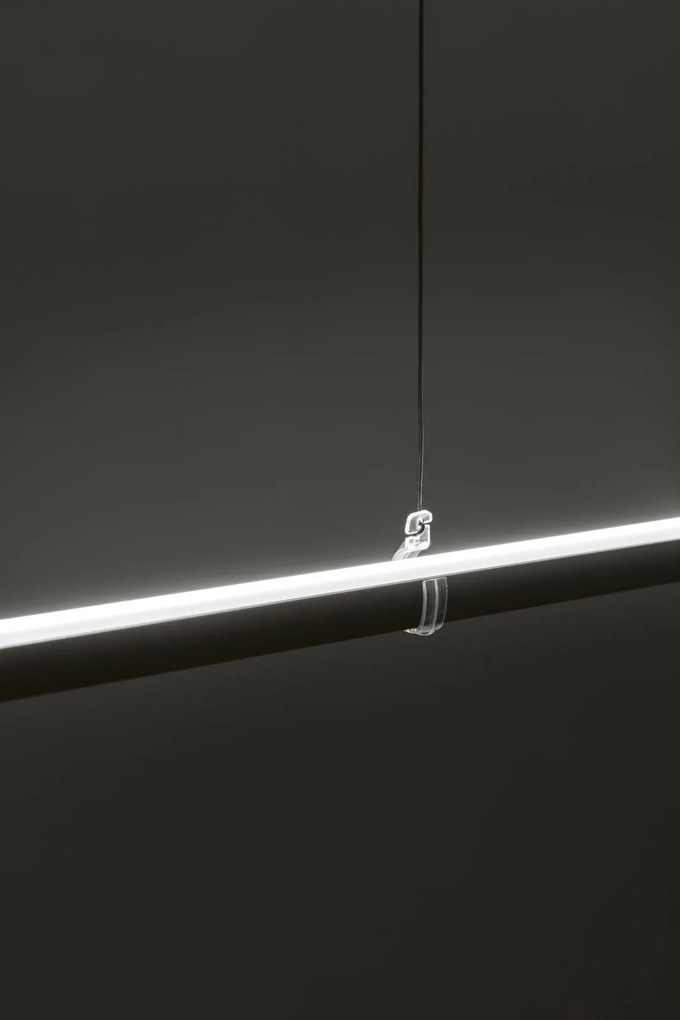 Linea Light 8205 Straight_P1, černé subtilní svítidlo nad stůl, 18W LED 2700K, délka 152cm