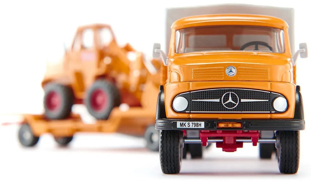 SIKU Super - souprava Mercedes-Benz 710 převážející nakladač  411 Bölling, 1:50