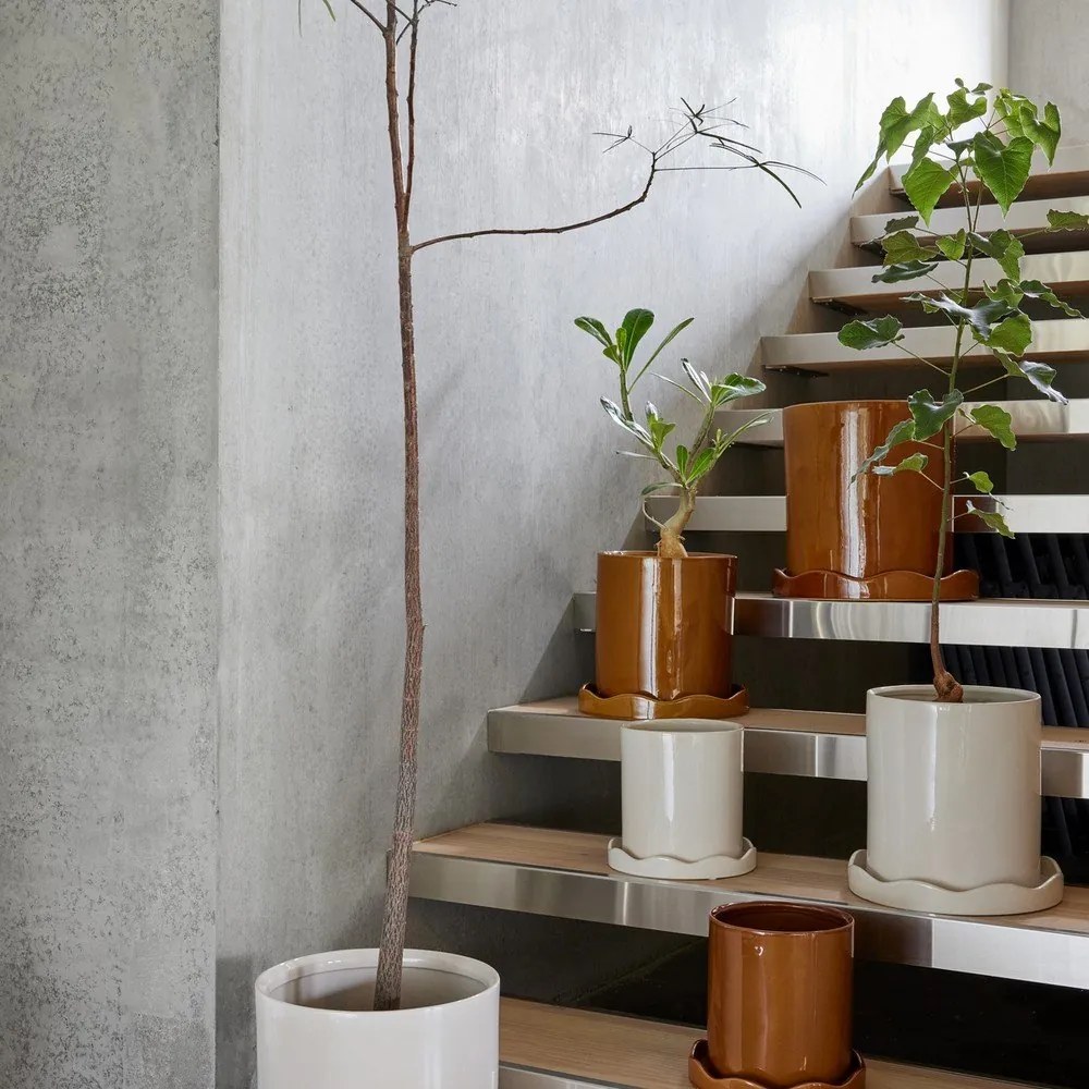 Kameninový ručně vyrobený obal na květináč ø 21,5 cm Nami – OYOY Living Design