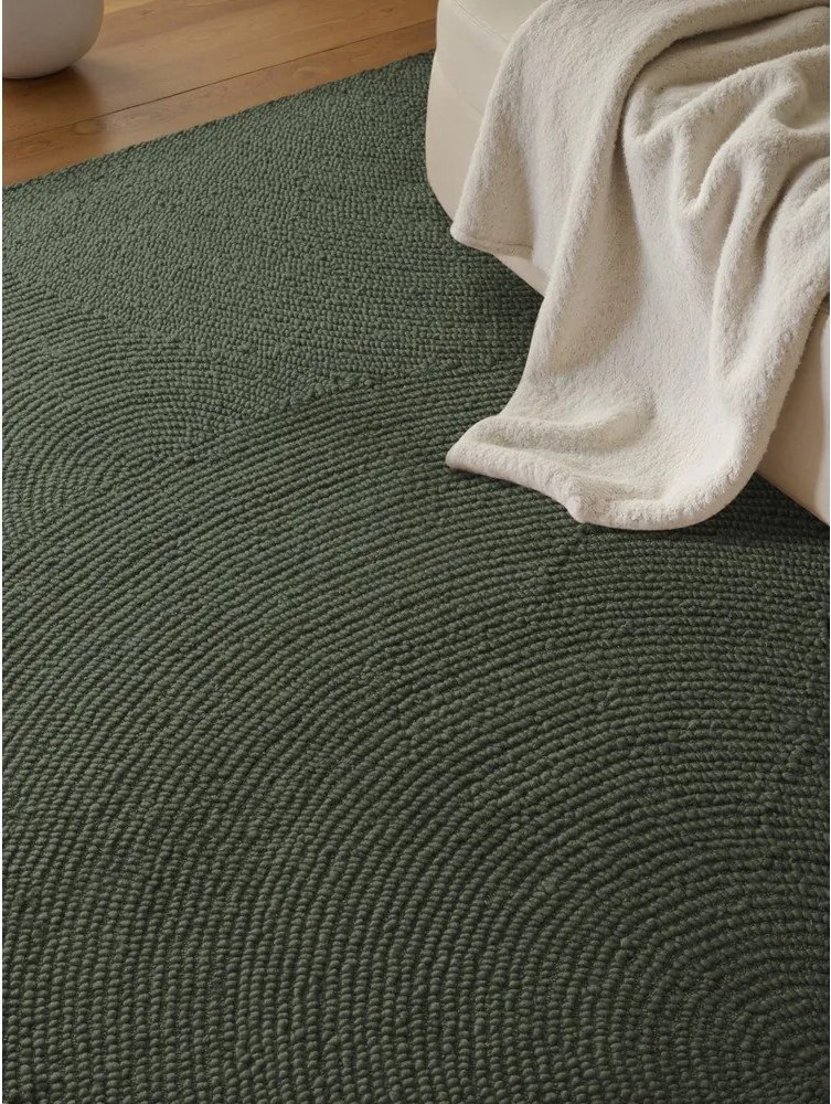 Tmavě zelený ručně tkaný vlněný koberec 120x180 cm Calmio – Hanse Home