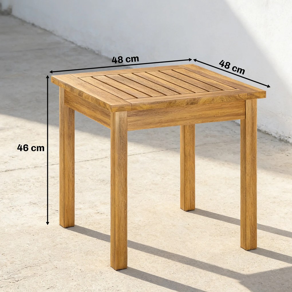 Outsunny čtvercový příruční stolek 48 × 48 × 46 cm, odolný akáciový stolík s latkovou deskou a nastavitelnými nožkami, unese 30 kg