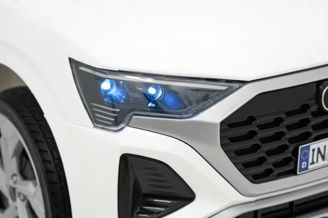 Elektrické autíčko Audi SQ8 bílé / šedé