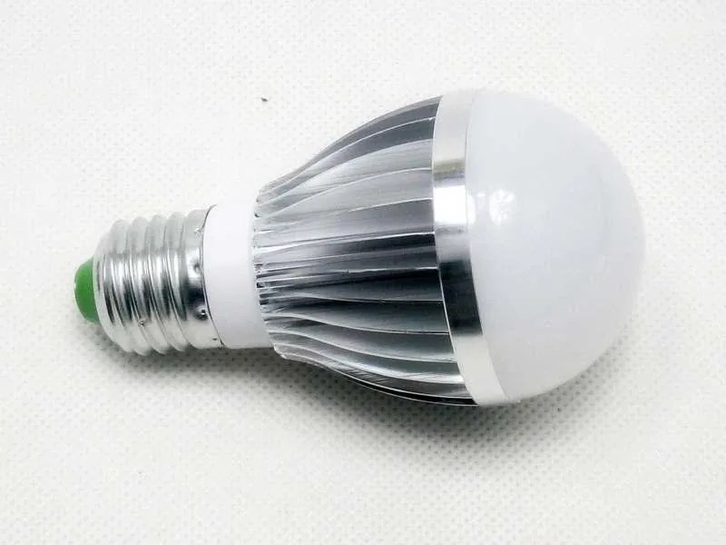 SOLAR LED žárovka 5W SI201 E27 12x LED teplá bílá