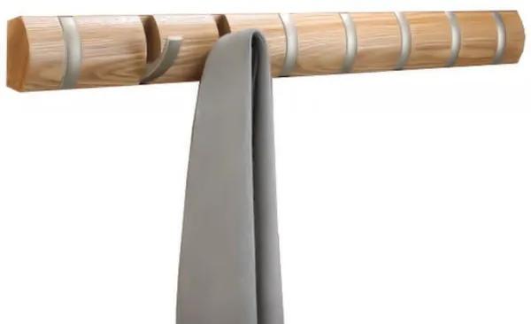 Dřevěný věšák na zeď Umbra Flip 8 s kovovými háčky | přírodní | BIANO