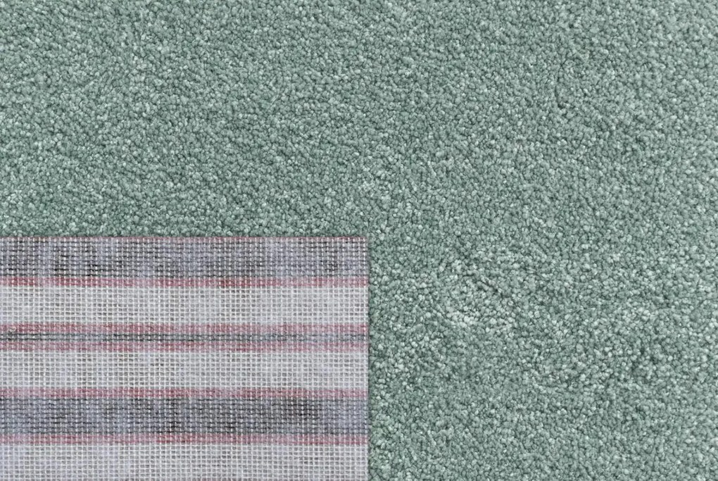 Associated Weavers koberce Metrážový koberec SUSPENSE 27 BARVA: Zelená, ŠÍŘKA: 5 m, DRUH: střižený