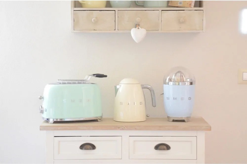 Světle zelený topinkovač Retro Style – SMEG