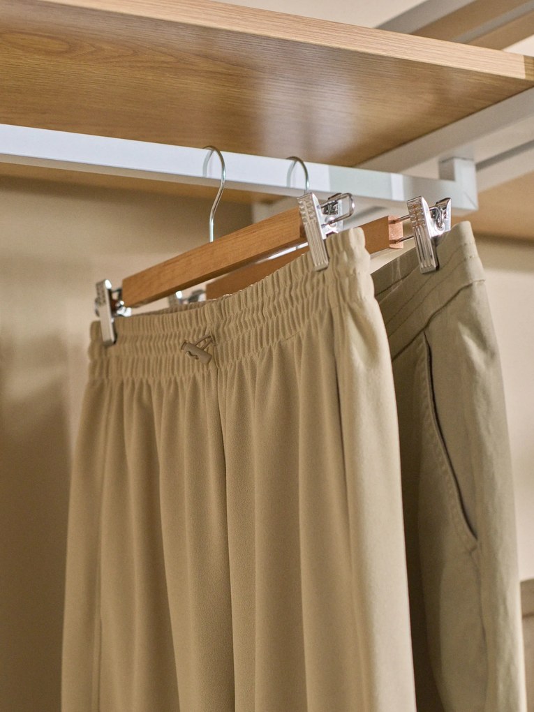 Sinsay - Dřevěná ramínka s klipsy 2 pack - béžová
