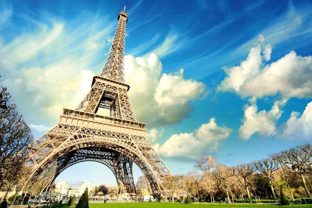 DIMEX | Samolepicí vliesová fototapeta na zeď Eiffelova věž slunečný den MA-5-1218 | 375 x 250 cm | modrá, bílá, hnědá