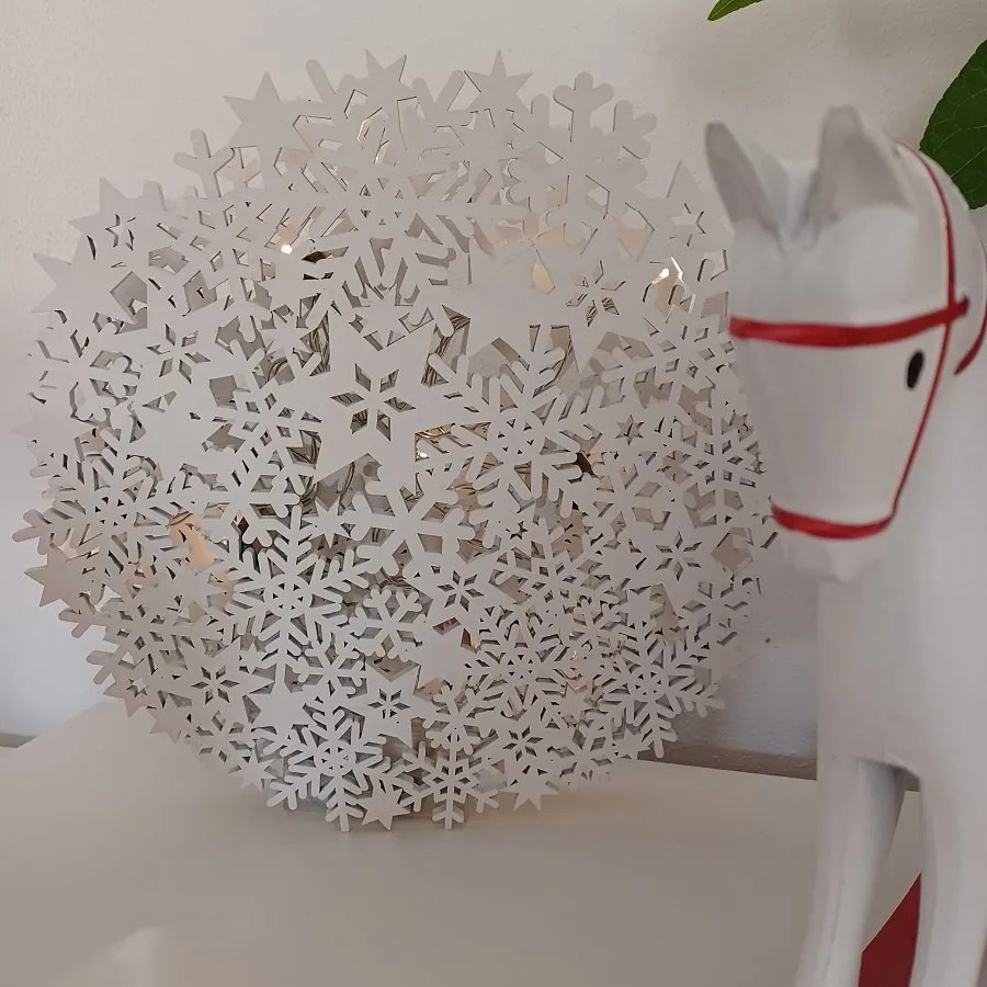 3D LED svítící vločka na baterie 26 × 29 × 3,2 cm teple bílá, IP20 interiér, AA