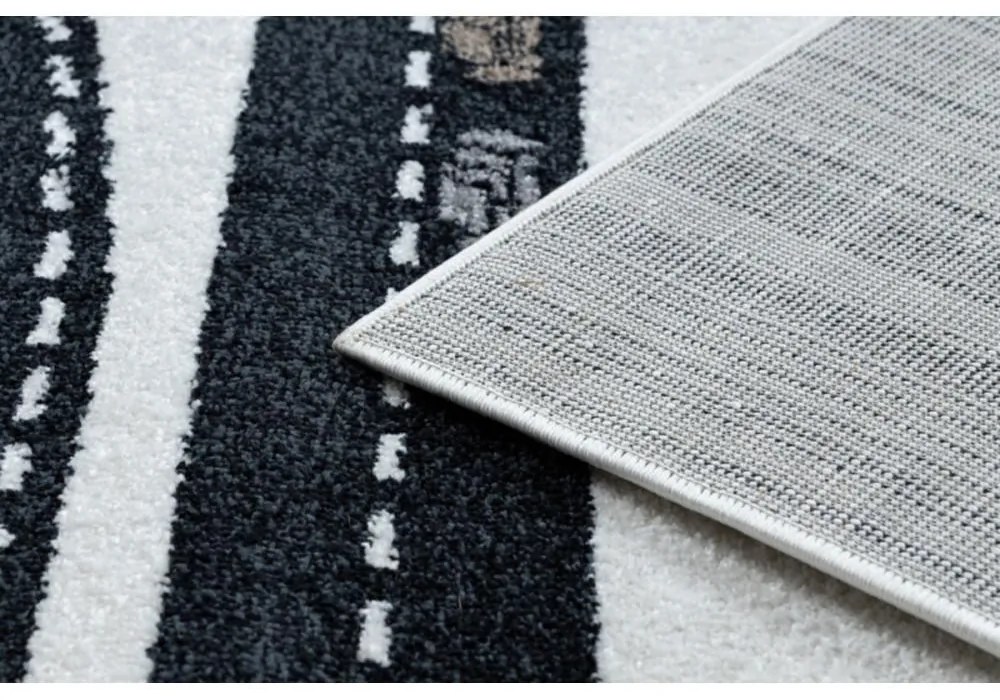 Dětský kusový koberec Závodní dráha krémově bílý 180x270cm