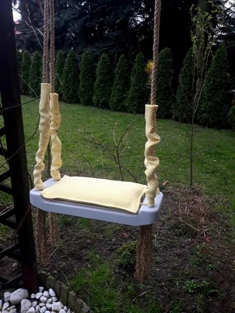 Lovegifts  Plastová houpačka lavička od 3 let žlutá 43x17x7cm