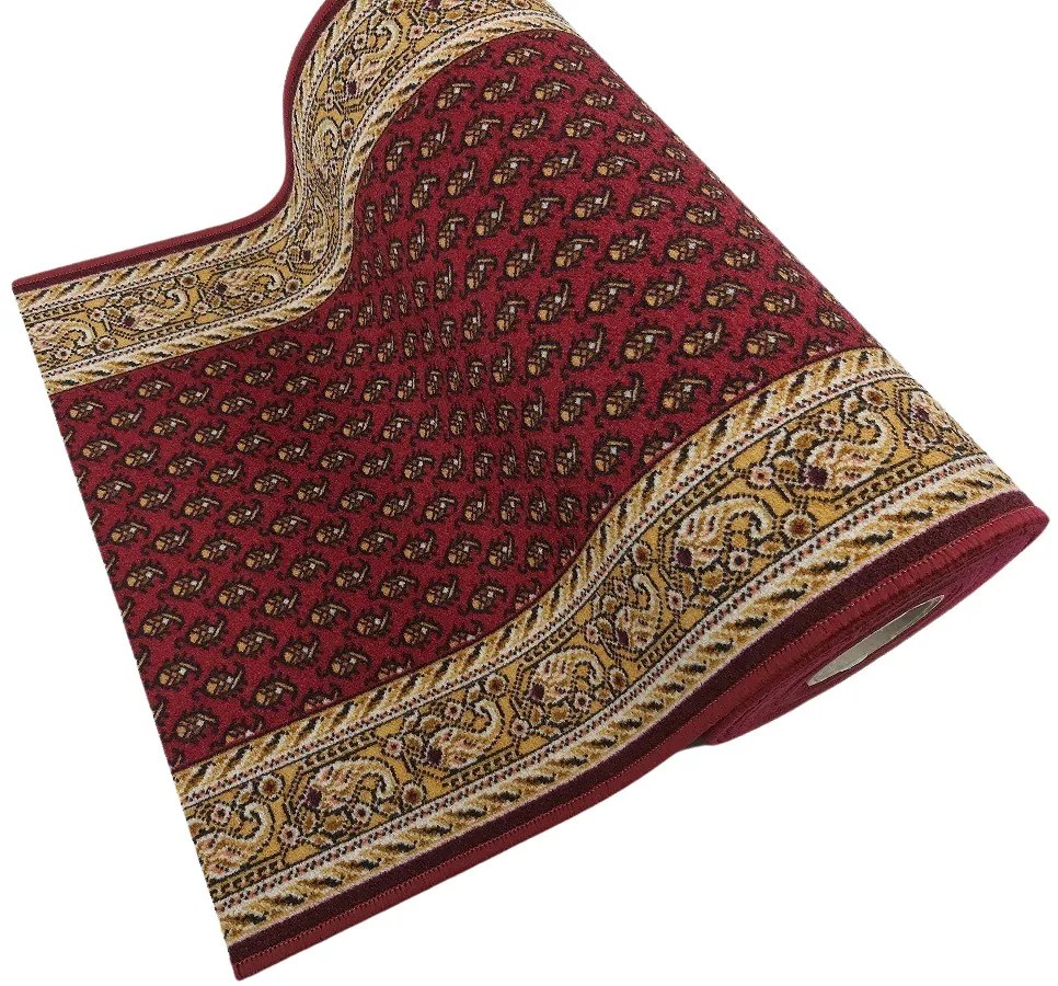 Associated Weavers, Protiskluzový běhoun na míru Inca 11, šíře 67 cm, červená, chodba / předsíň