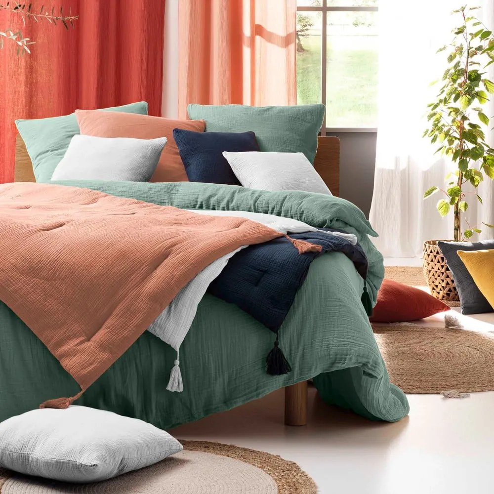 Světle zelené prodloužené mušelínové povlečení na dvoulůžko 240x260 cm Angelia – douceur d'intérieur
