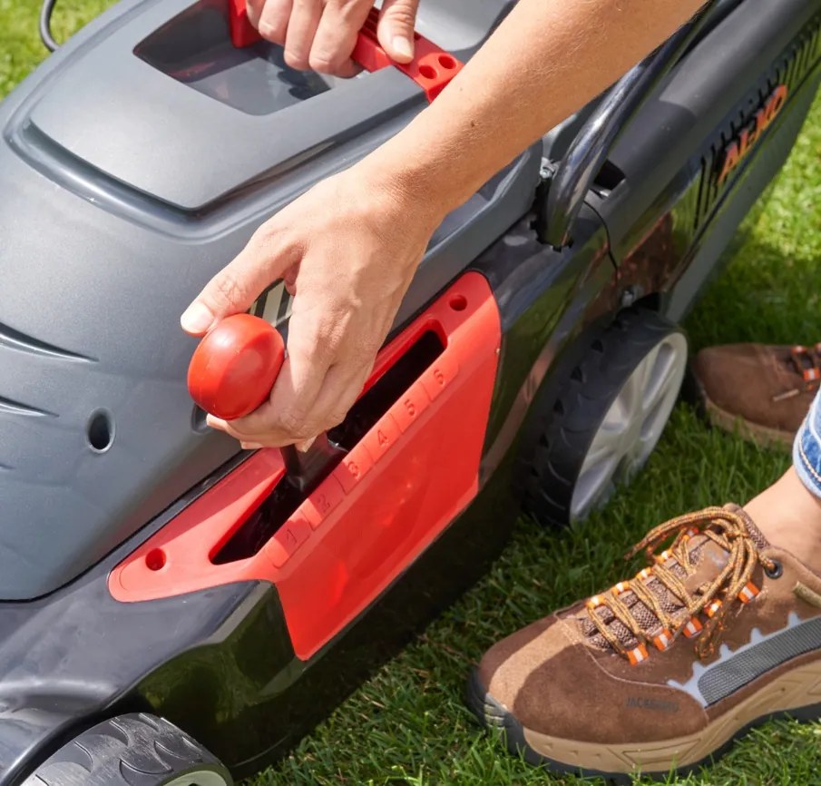 AL-KO 34.4 E Comfort – Elektrická sekačka 34 cm, bez pojezdu, koš 37 l, 1200 W (114055) – Servis ČR