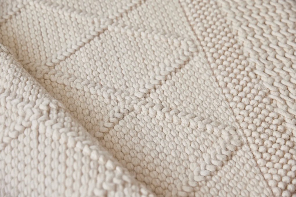 Diamond Carpets India, Ručně vázaný kusový koberec Geneva DE 7951 White Mix, 140x200, bílá, ložnice