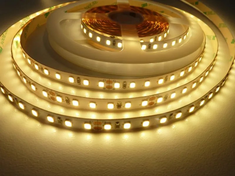 LED pásek 24V, 12W/m, 60LED/metr Teplota světla: Teplá bílá - 3000 K