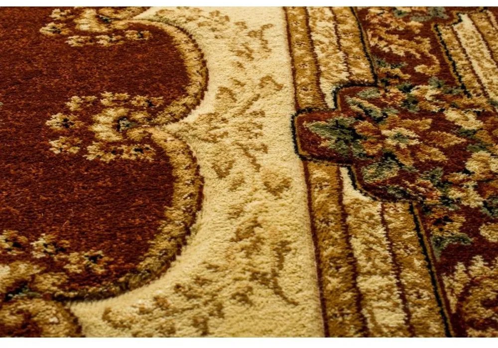 Kusový koberec klasický vzor hnědý ovál 140x190cm