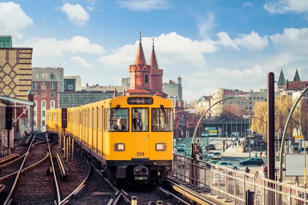 Vícedílný obraz Žlutý Vlak V Berlíně Na Železničních Tratích Nedostatek Nedostatek Plátno Canvas 180x120