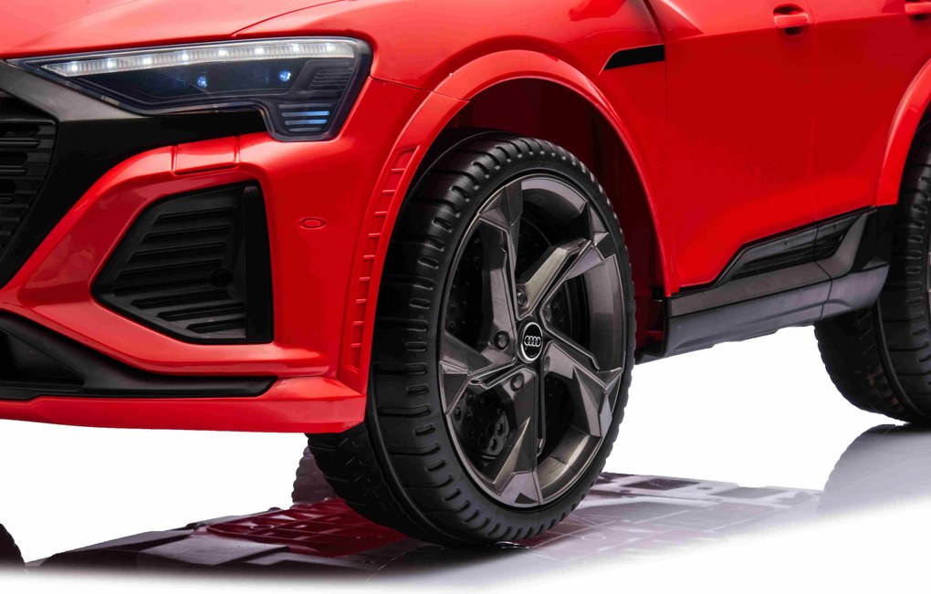 Ramiz Auto Audi SQ8 červené
