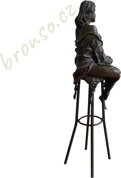Bronzová socha sedící ženy – signovaná Pierre Colinet – elegantní akt, umělecká figurka