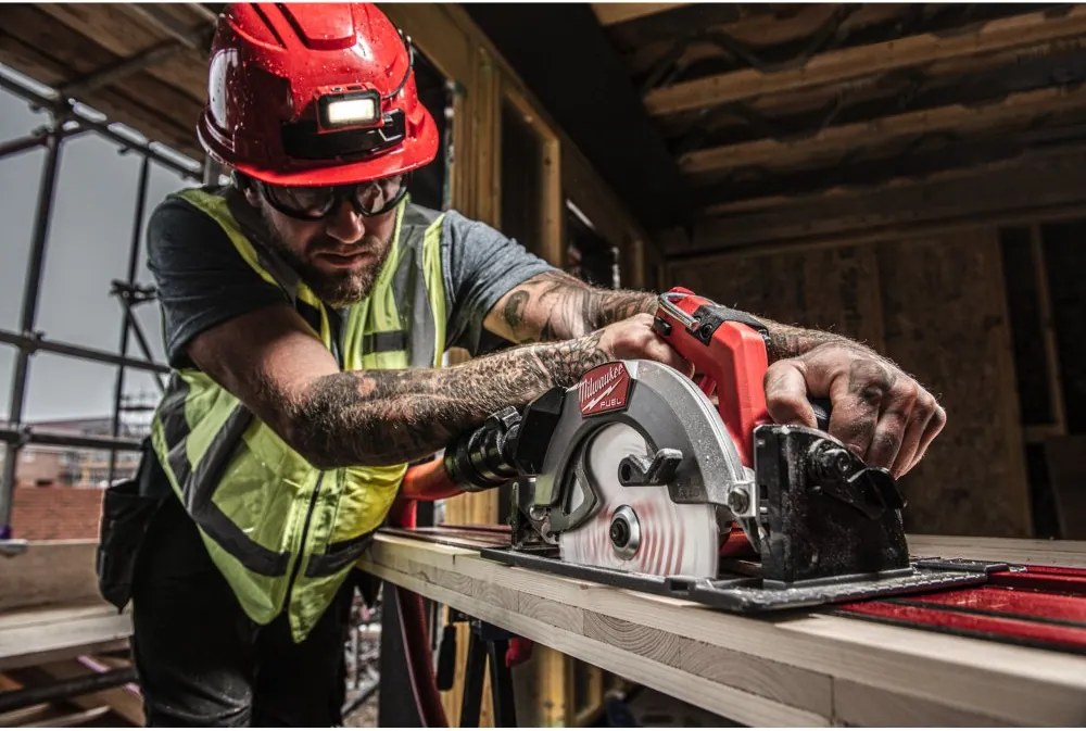 Milwaukee M18 FCS66GR3-0 aku kotoučová pila GEN3 kompatibilní s vodicí lištou 4933493491
