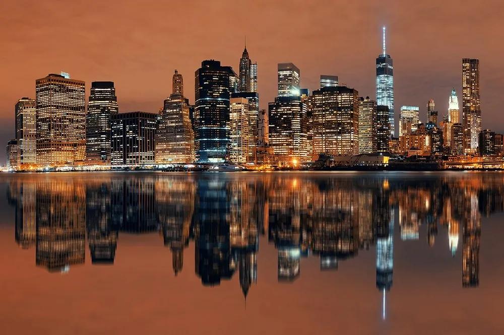 Samolepící fototapeta odraz Manhattanu ve vodě - 225x150 cm