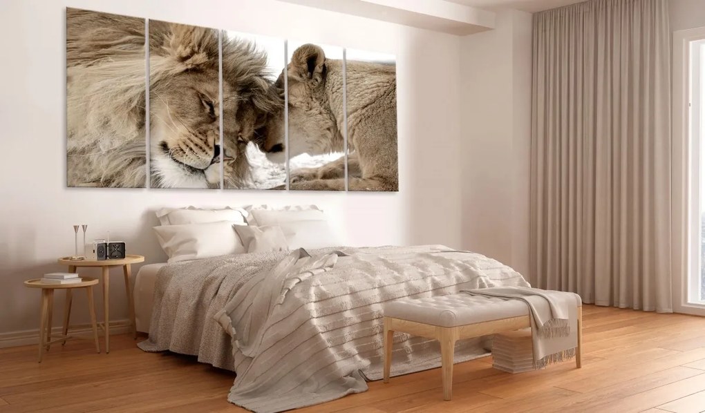 Pětidílný obraz Lvi Beige + háčky a hřebíčky ZDARMA Velikost (šířka x výška): 150x60 cm