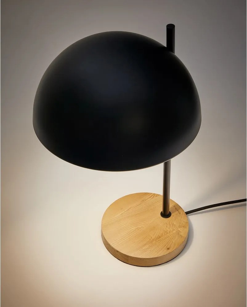 Černá/v přírodní barvě stolní lampa s kovovým stínidlem (výška 48,5 cm) Catlar – Kave Home