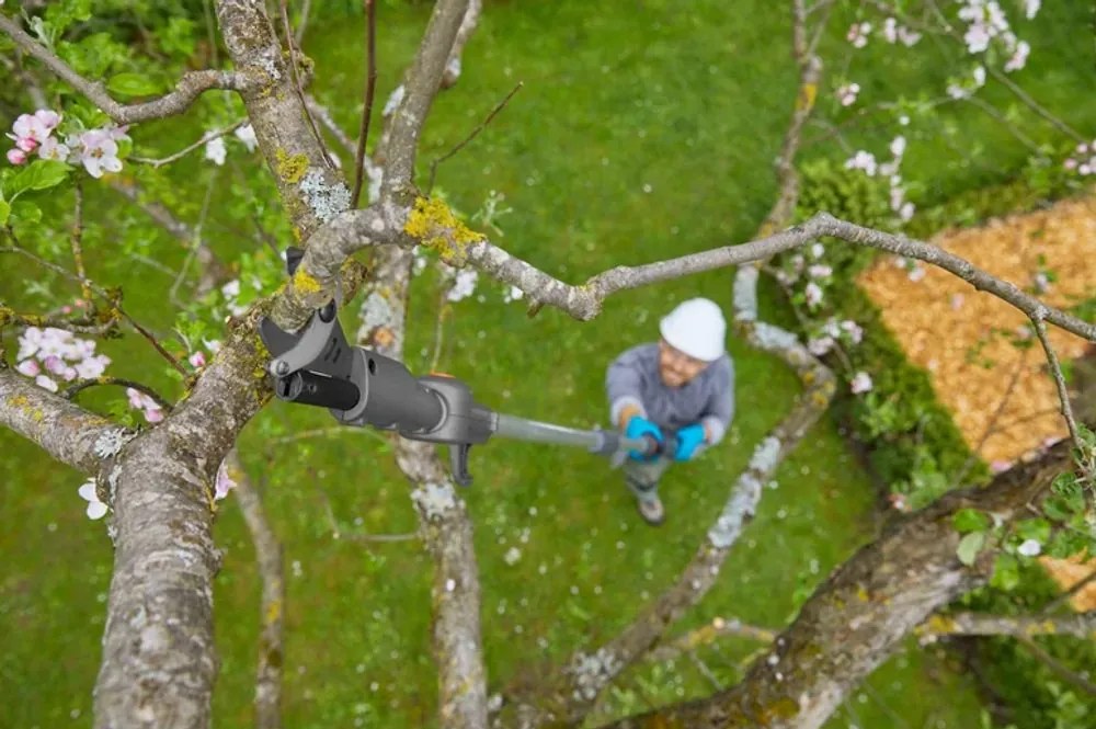 Aku teleskopické nůžky na větve Gardena HighCut 360/18V P4A 14776-55