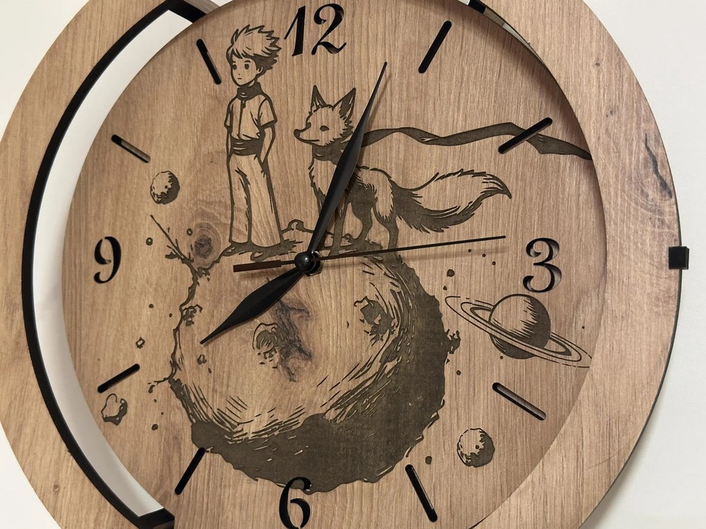 Li-Go "Malý princ" světelné hodiny s powerbankou a pohybovým čidlem/dub světlý velikost svítidla/hodin: 31 cm