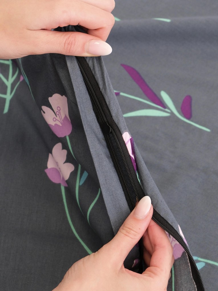 MK Lůžkoviny Bavlněný povlak na polštář Renforcé 50 x 70 cm - Vlčí máky tmavě šedé