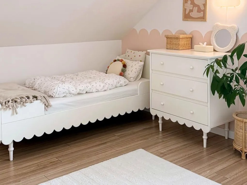 Dětská jednolůžková postel s odnímatelnou bočnicí BABUSHKA 90x200 cm Zvolte barvu: Olivová
