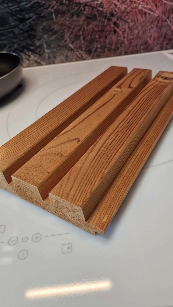 Exteriérový dřevěný obkladový SLAT panel 33-11 masiv 2900x140x32 mm