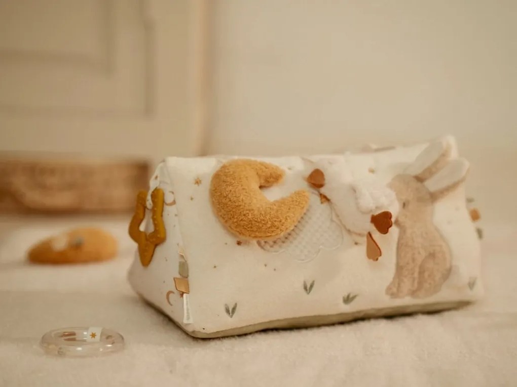 Little Dutch Polštářek trojhranný s aktivitami Newborn Naturals