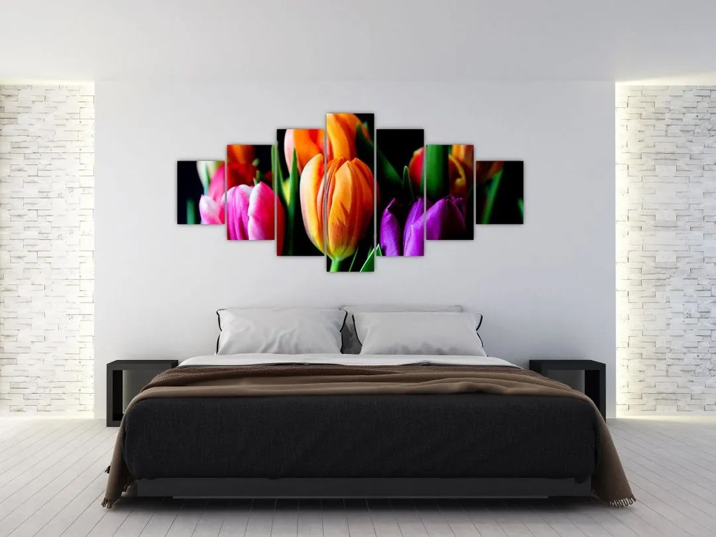 Obraz tulipánů na černém pozadí (210x100 cm)