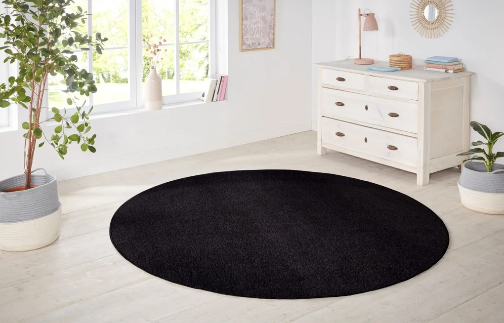 Hanse Home, Kusový koberec Nasty 102055 Schwarz kruh, 133x133 (průměr) kruh, černá, chodba / předsíň