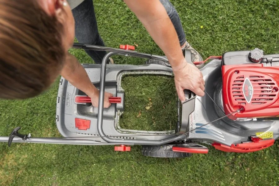 Benzínová sekačka na trávu AL-KO Comfort 51.0 SP-A 4v1 s pojezdem (motor AL-KO Pro 145 QSS, šasi Highline) - SLEVA !