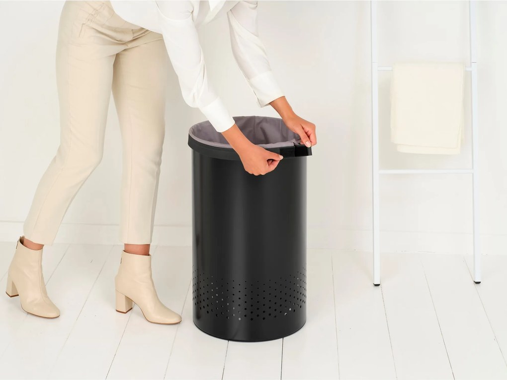 Koš na prádlo Brabantia 60l černý/plastové víko