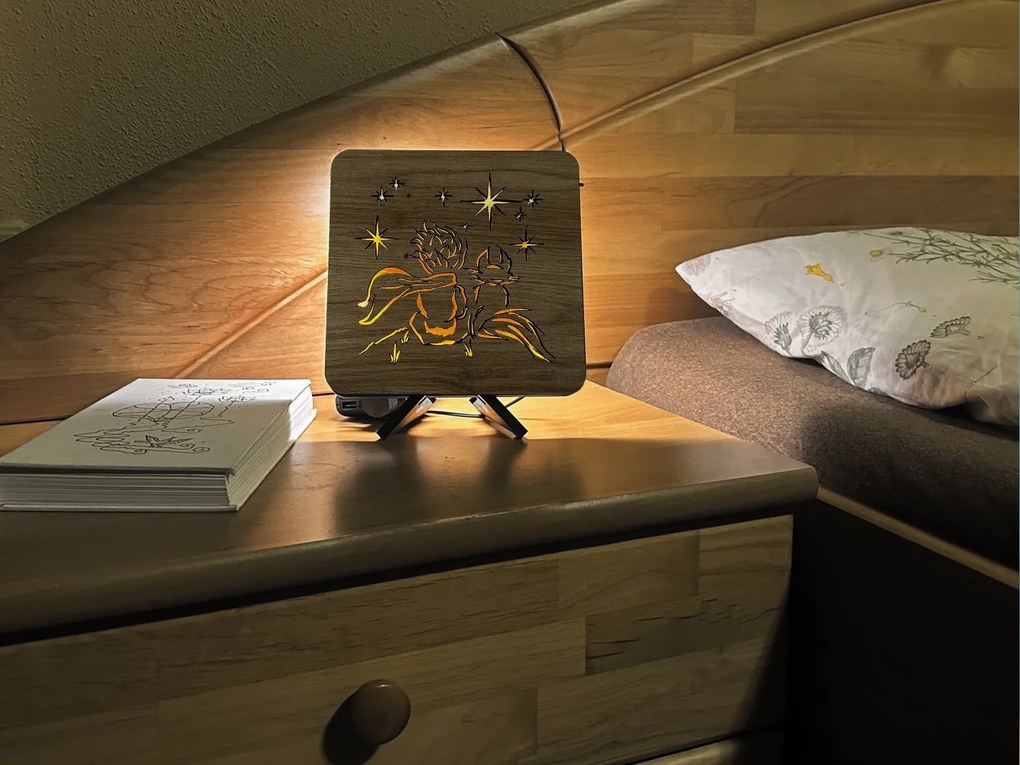 Li-Go "Malý princ" lampa 19x19cm provedení povrchu: dub světlý